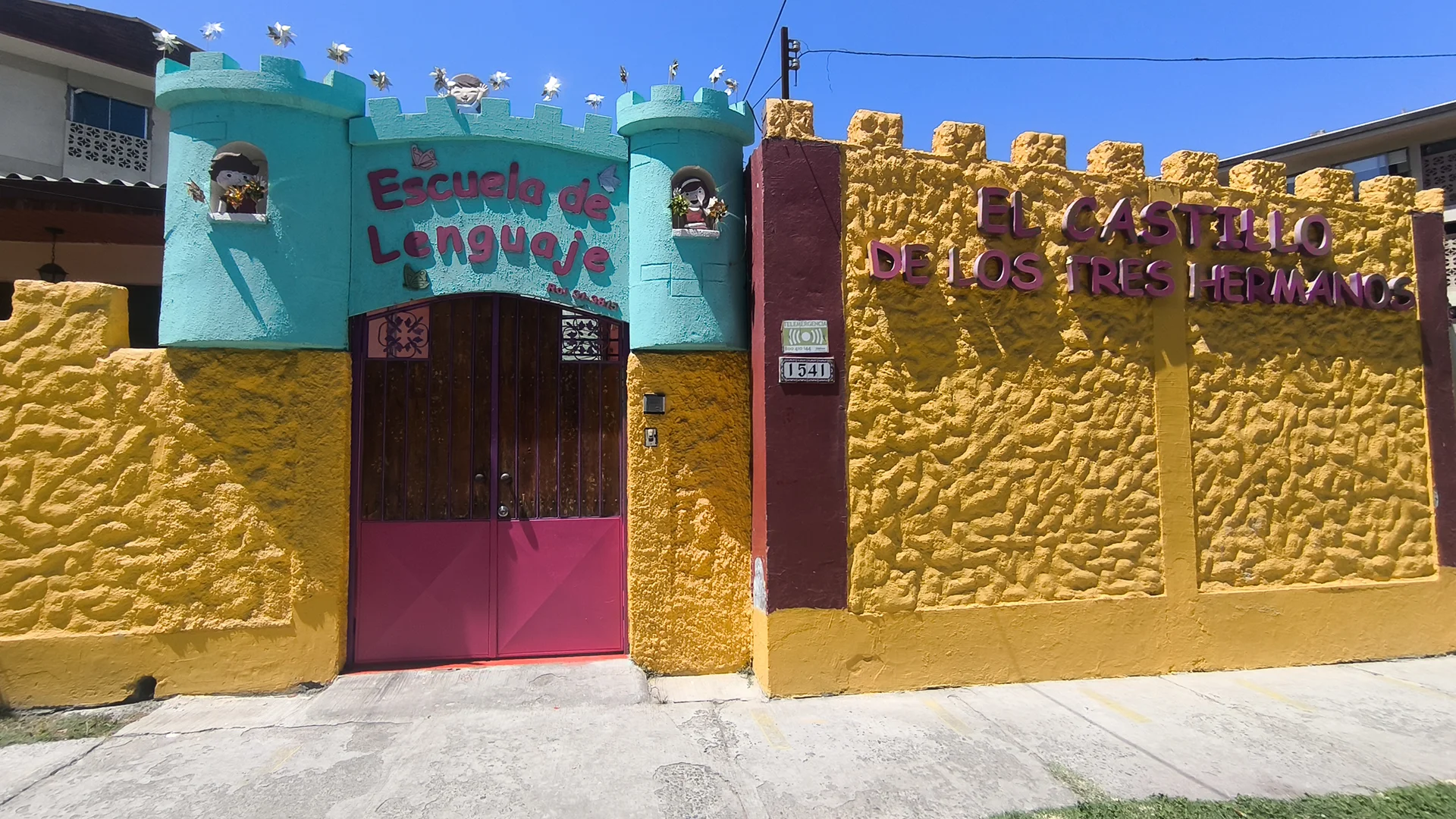 El Castillo de los Tres Hermanos
